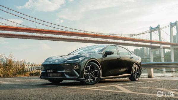 那么深蓝L07的300km续航真正意义上实现了一周一充300km_易车