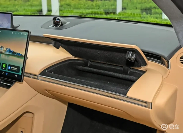 而在智界R7上直接标配了官方宣称的“满血图灵底盘”_易车