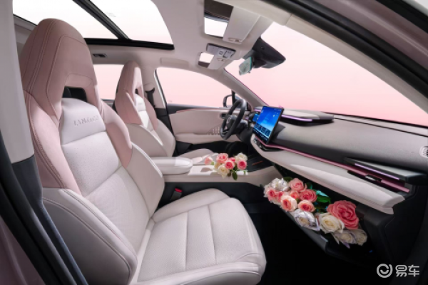 领克06Renew与领克06EM-P都展现出了领克品牌对于年轻消_易车