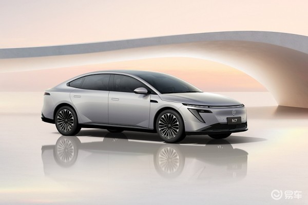 东风日产N7日产N7充分汲取了Epoch概念车的精髓_易车