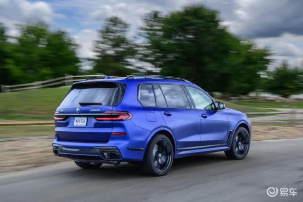 宝马X1这三款车型都升级为S68 4.4T V8发动机_易车