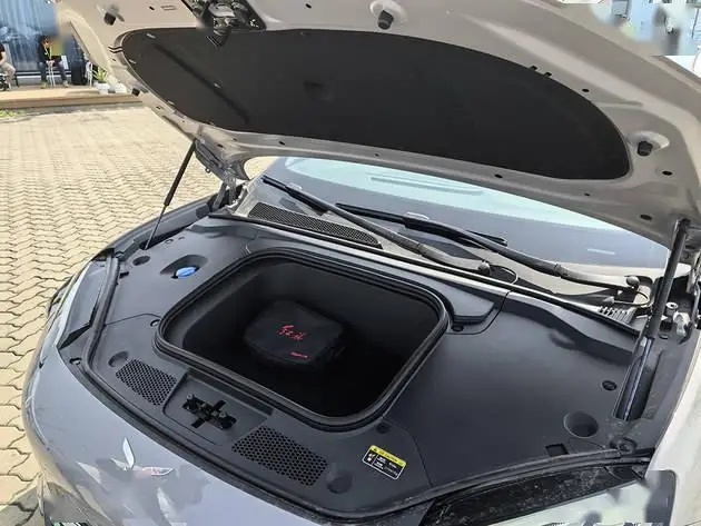 【红旗EH7,续航超800公里高科技配拉满_汽车新闻】-易车_华宇一汽红旗