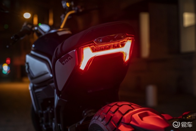 春风CLX 700复古摩托车简评_易车