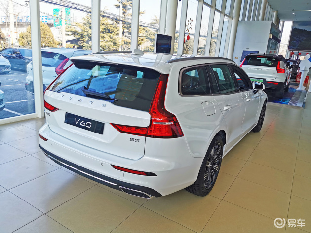 沃尔沃V60官降至少3万5，厂家直销优惠无，有展车算少数_易车