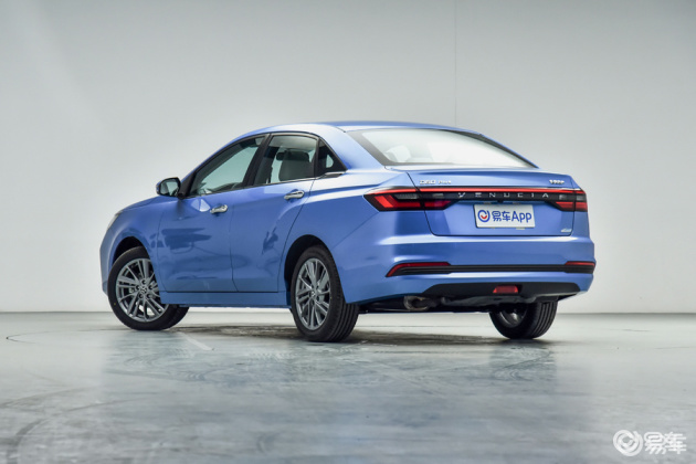 D60 PLUS VS荣威i5，TA是年轻人首选？_易车