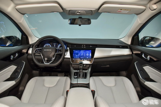 D60 PLUS VS荣威i5，TA是年轻人首选？_易车