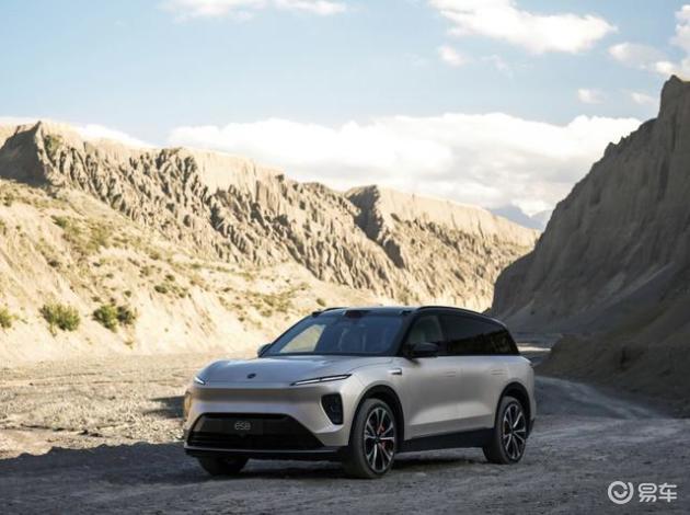 二选一？全新ES8“行政中岛”功能藏不住了_易车