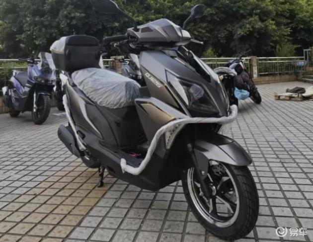 钱江Tan125对比铃木UY125，同样是硬朗风格，哪款更值得入手？_易车