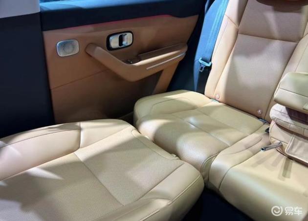 800V快充平台+激光雷达+8295芯片，零跑C10正式亮相广州车展_易车