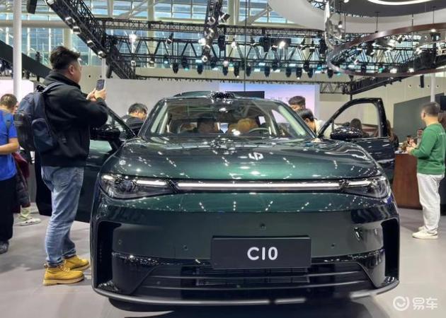 800V快充平台+激光雷达+8295芯片，零跑C10正式亮相广州车展_易车