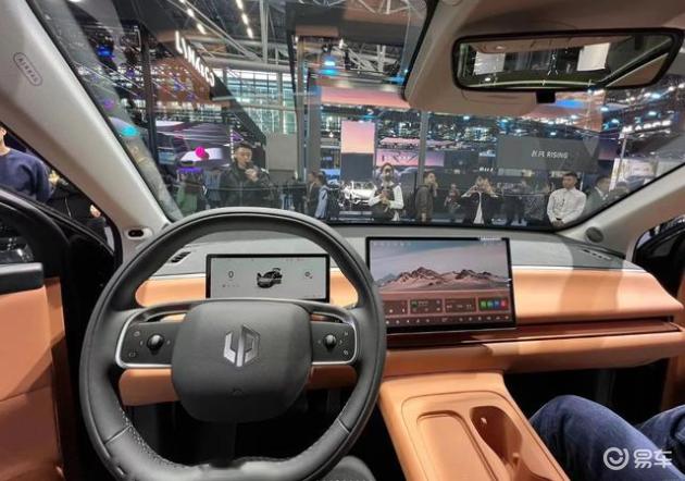 800V快充平台+激光雷达+8295芯片，零跑C10正式亮相广州车展_易车