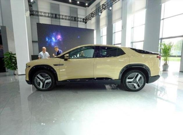 长安CD701实车亮相，造型个性，定位跨界型皮卡，基于SDA架构打造_易车