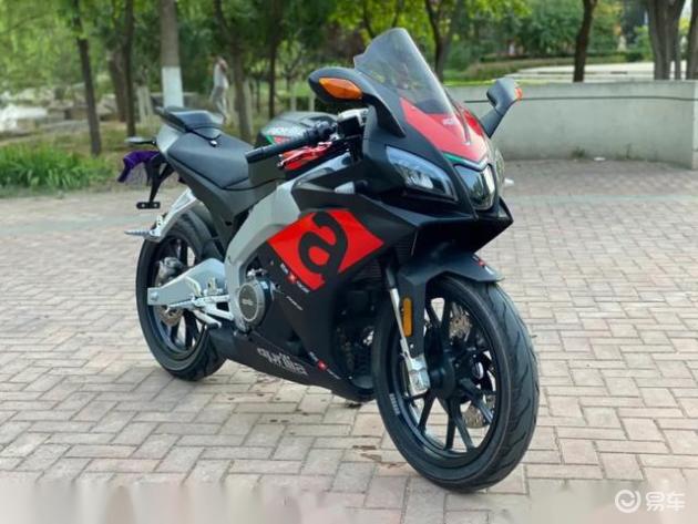 外观骑行最战斗动力感受一塌糊涂的仿赛：宗申阿普利亚GPR250评测_易车