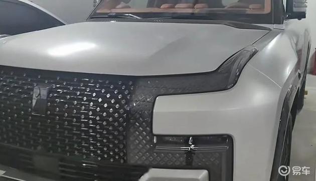 仰望U8技术更艰难越野玩家版，终于大规模量产！涉水140cm世界第1_易车