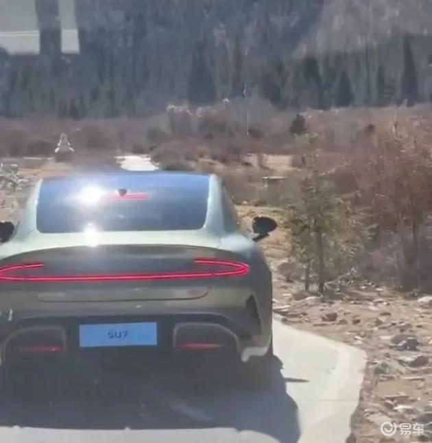 小米汽车无伪装真车上路，SU7Max展现未来科技魅力_易车