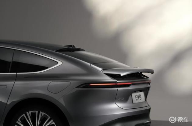 蔚来ET9的“SkyRide·天行智能底盘系统”首次将线控转向、_易车