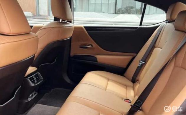 终于扬眉吐气了！新款的“雷克萨斯E300”闪亮登场，宝马7不香_易车