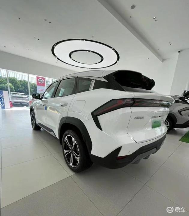 银河L7功能评测：13.87万起，配置完善，远程控制怎么用？_易车