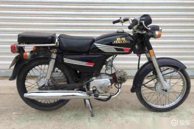 嘉陵70摩托车：穿越时光的经典传奇，公认的节油先锋，万元户象征_易车