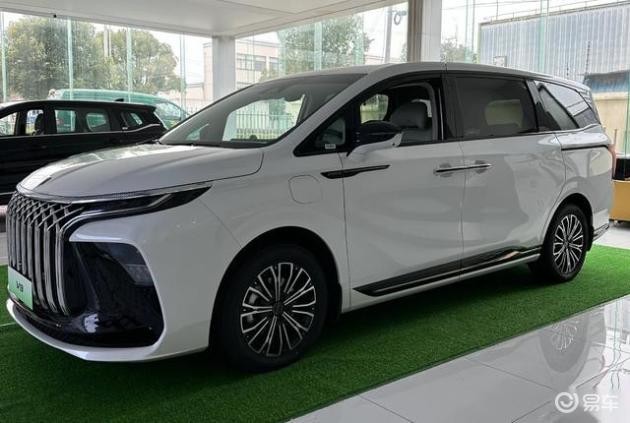 东风风行星海V9实车到店，大过腾势D9+航空座椅，续航1300km_易车