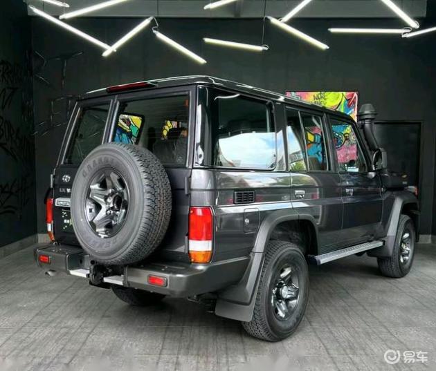 经典就是霸气！丰田陆巡LC76“顶配”来啦，涉水喉+6缸+分时四驱_易车