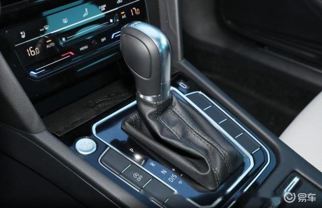 迈腾380 与 奥迪A4L 40TFSI：高配与低配的豪华对决！_易车