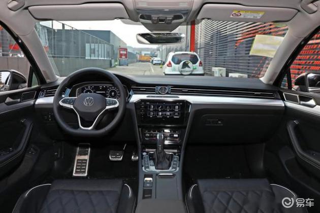 迈腾380 与 奥迪A4L 40TFSI：高配与低配的豪华对决！_易车