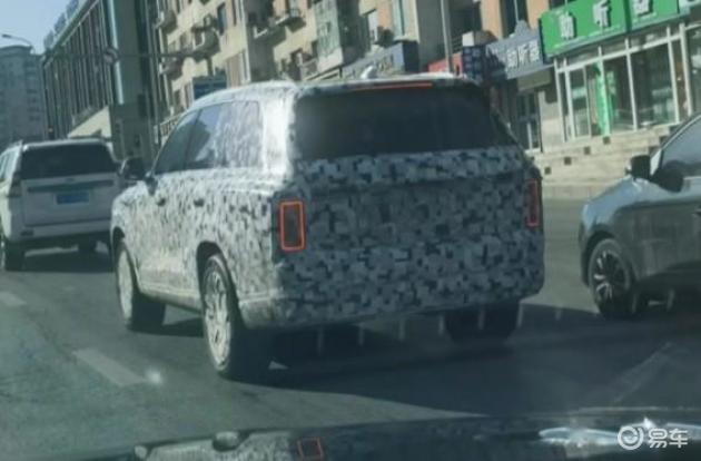 坦克800实车曝光，造型霸气，配3.0T插混动力，实力对标仰望U8？_易车