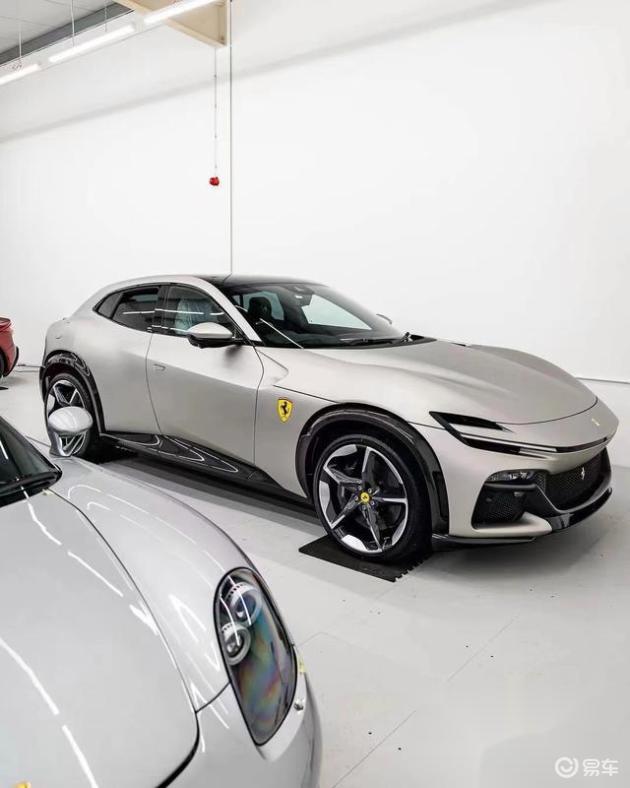 法拉利全新四门跑车FUV Purosangue：性能与美学的完美结合_易车