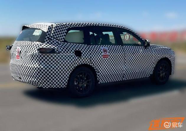定位大六座 SUV 疑似深蓝 D587 谍照曝光_易车