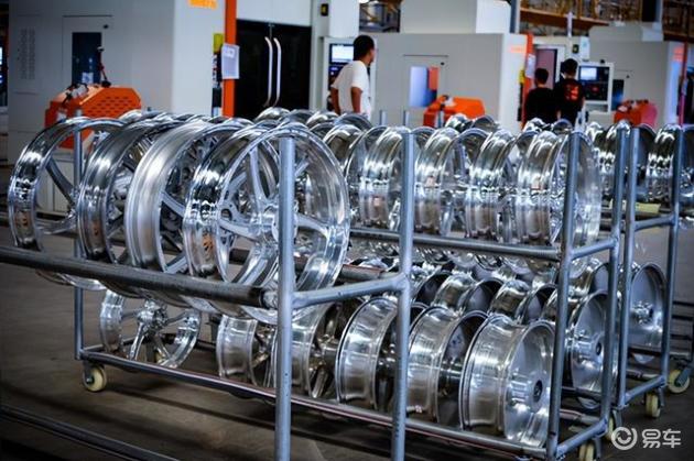 国内首家万吨锻造轮毂：TARNS钛斯锻造，重庆摩展震撼亮相！_易车