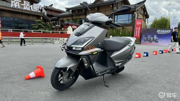 本田新车型挑战豪爵UY，后者紧急推出afr125特别版应对，型号以8开头_易车