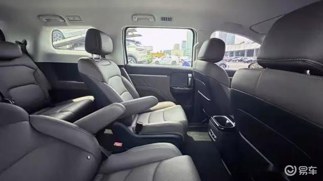 五菱星光730亮相成都车展，三动力七座MPV新选择_易车