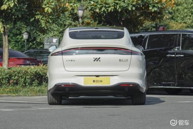 2026款智己LS6，20万级家用SUV，增程/纯电可选，值得一看！_易车