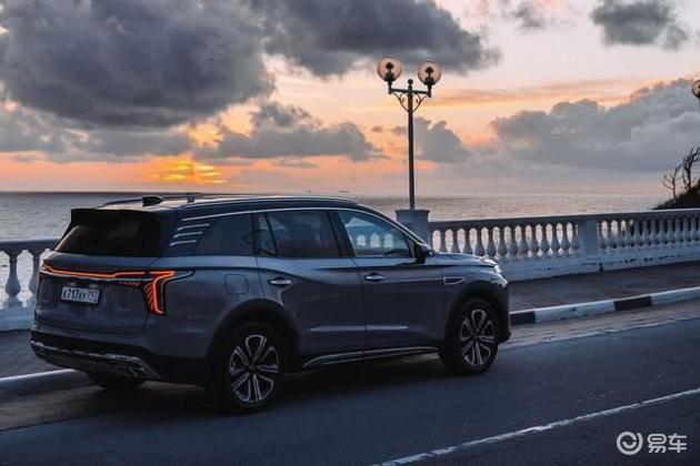 红旗俄10月销量大涨89%，HS3/HS5表现亮眼_易车