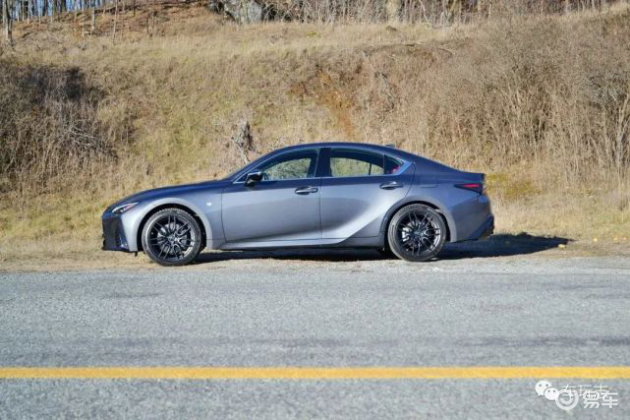 2021年雷克萨斯IS 350：大排量自吸V6最后的疯狂_易车