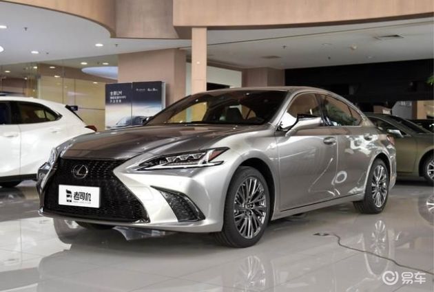 雷克萨斯又一力作，轴距2870mm，配2.5L+8AT，很有气派_易车