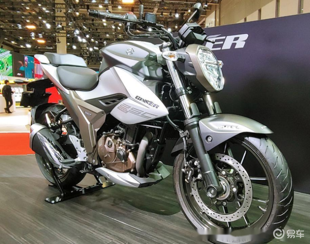 铃木GIXXER 250，最大马力26.5匹，约19.5kw/9000转_易车