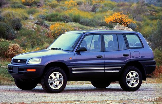一路走来，丰田RAV4从未孤立而行，30年的历史成就经典_易车