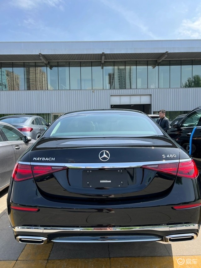 2023最新款迈巴赫S480现车实拍 米色棕色均有四座_易车
