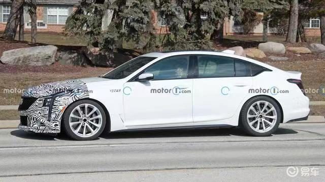 凯迪拉克新CT5谍照曝光！或配CT6同款33英寸曲面屏_易车