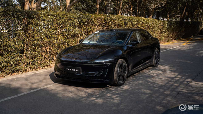 ZEEKR 007极氪007分单电机后驱版和双电机四驱版_易车