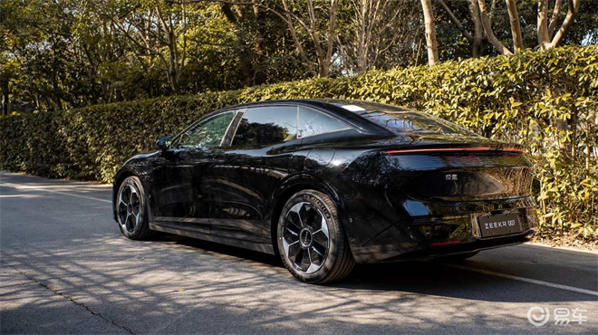 ZEEKR 007极氪007分单电机后驱版和双电机四驱版_易车