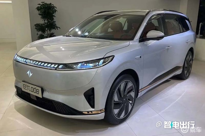 奕派008内饰实拍！销售：平替理想L8，16万来一辆？_易车