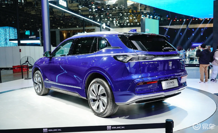 2023上海车展：别克E5艾维亚亮相 售价27.89万元_易车