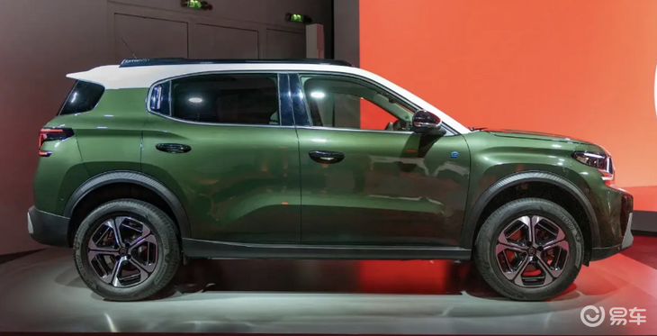 搭1.2T三缸机 全新雪铁龙C3 AIRCROSS实车图_易车