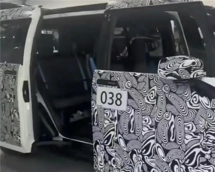 ZEEKR CM2E极氪全新MPV谍照曝光_易车