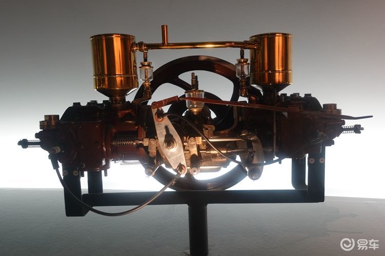 参观戴姆勒奔驰博物馆：内燃机动力车从此诞生_易车