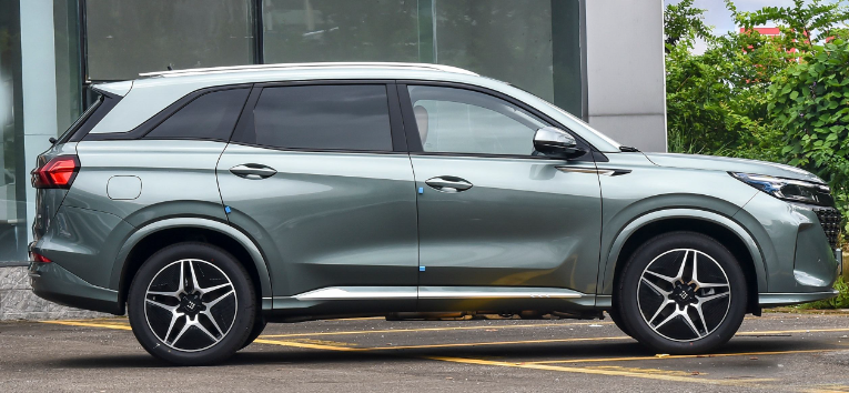 蓝电E5 vs. 长安CS75 PLUS：详细对比_易车