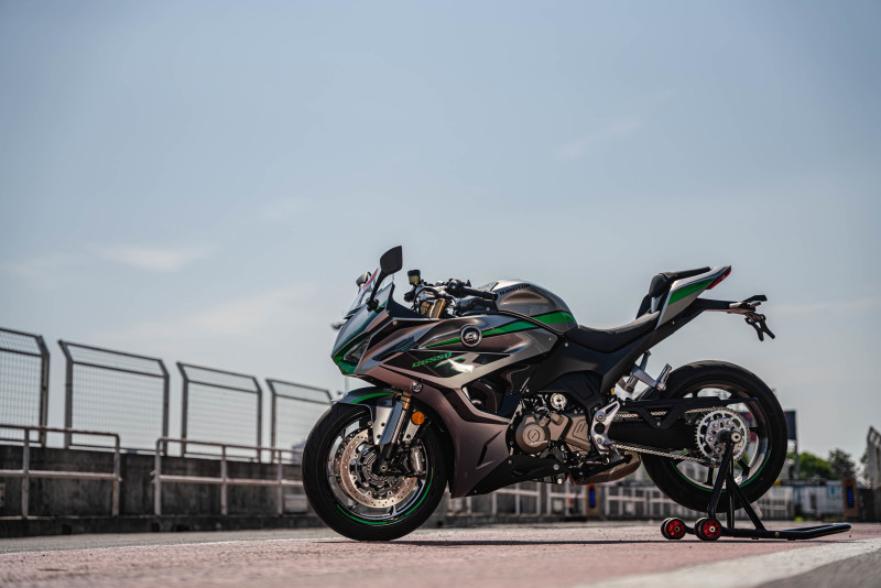 QJMOTOR赛550跑车正式发布 售价35999元_易车